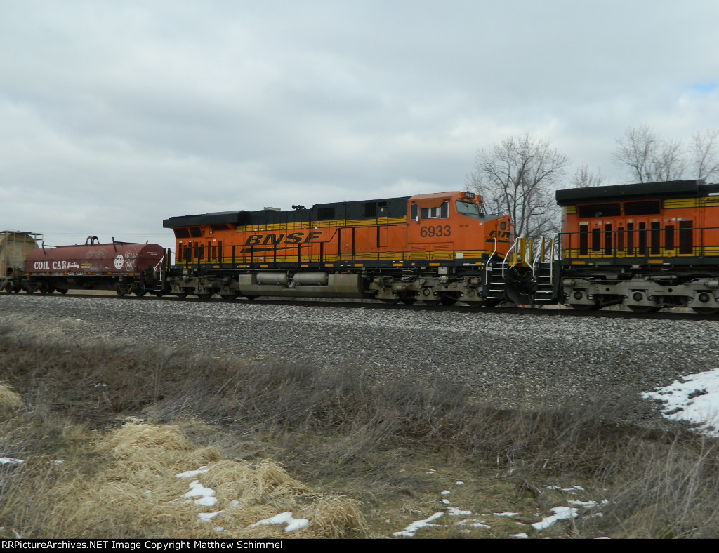 BNSF 6933